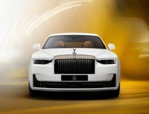 ROLLS-ROYCE PRESENTS BLACK BADGE GHOST SERIES II | GearsME