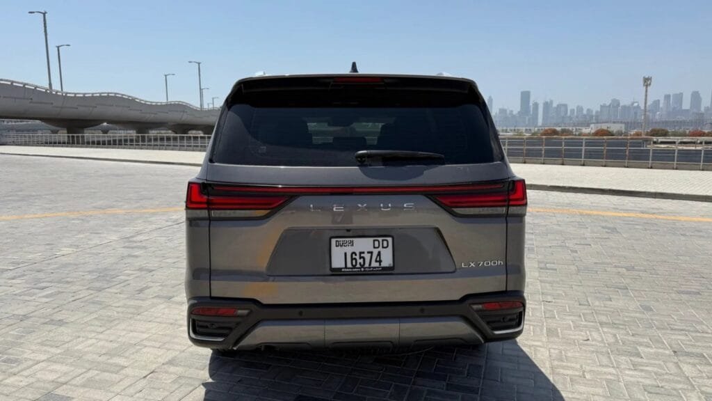 Lexus LX700h 2025: Luxury Hybrid SUV | GearsME
